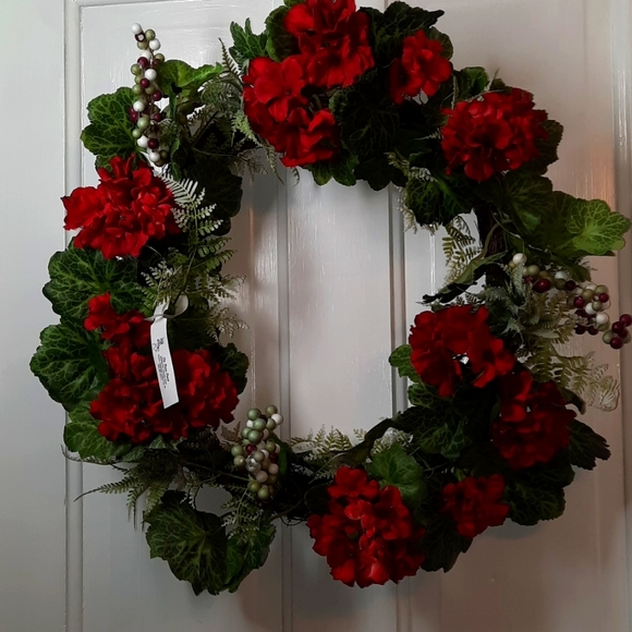 Gerson | Wall Decor | Wreath Red Geranium Geraniums Berry Silk ...